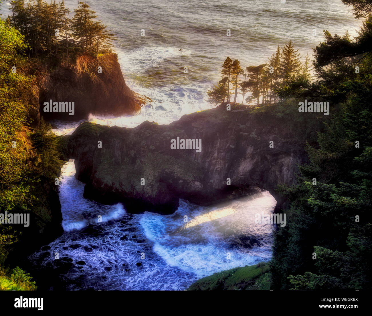 Natural bridge. Boardman State Park, Oregon Stock Photo - Alamy