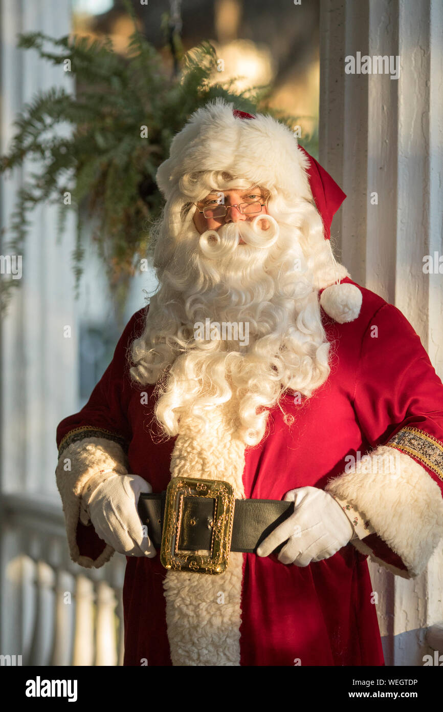 Portrait of traditional Santa Claus Stock Photo - Alamy