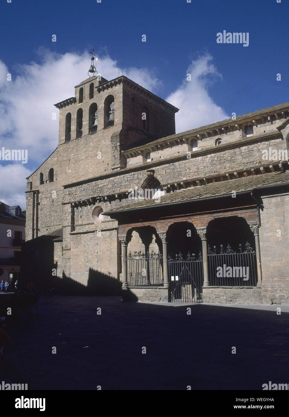 PORTICO MERIDIONAL DE LA CATEDRAL DE JACA - SIGLO XI - ROMANICO ESPAÑOL ...