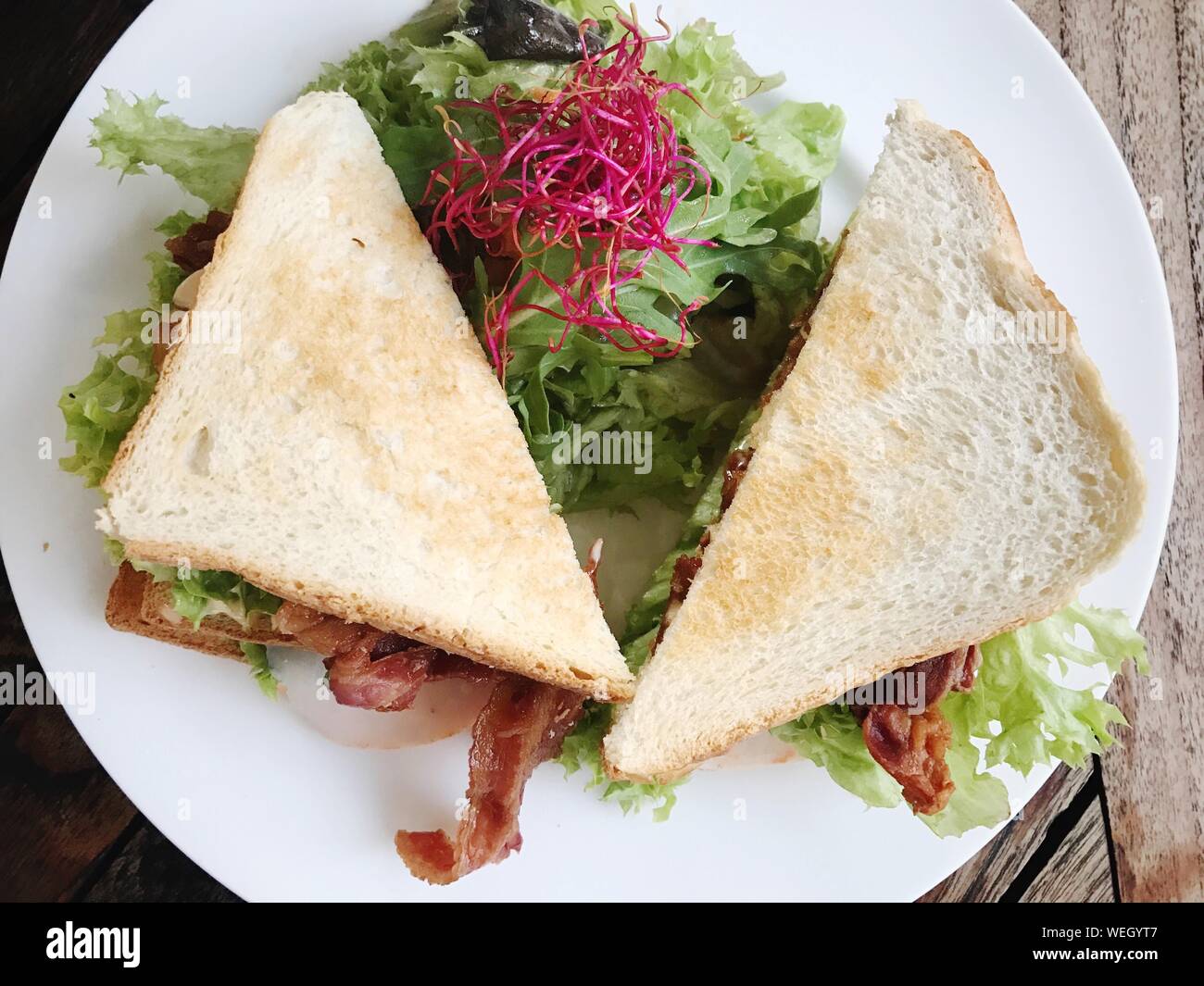 Overhead view table hi-res stock photography and images - Alamy