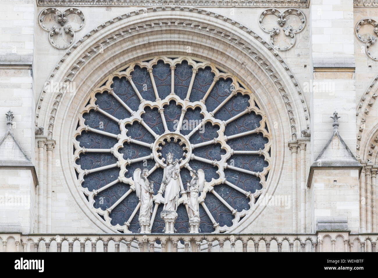 Rose window exterior at Notre Dame Cathedral, Paris, France Stock Photo - Alamy
