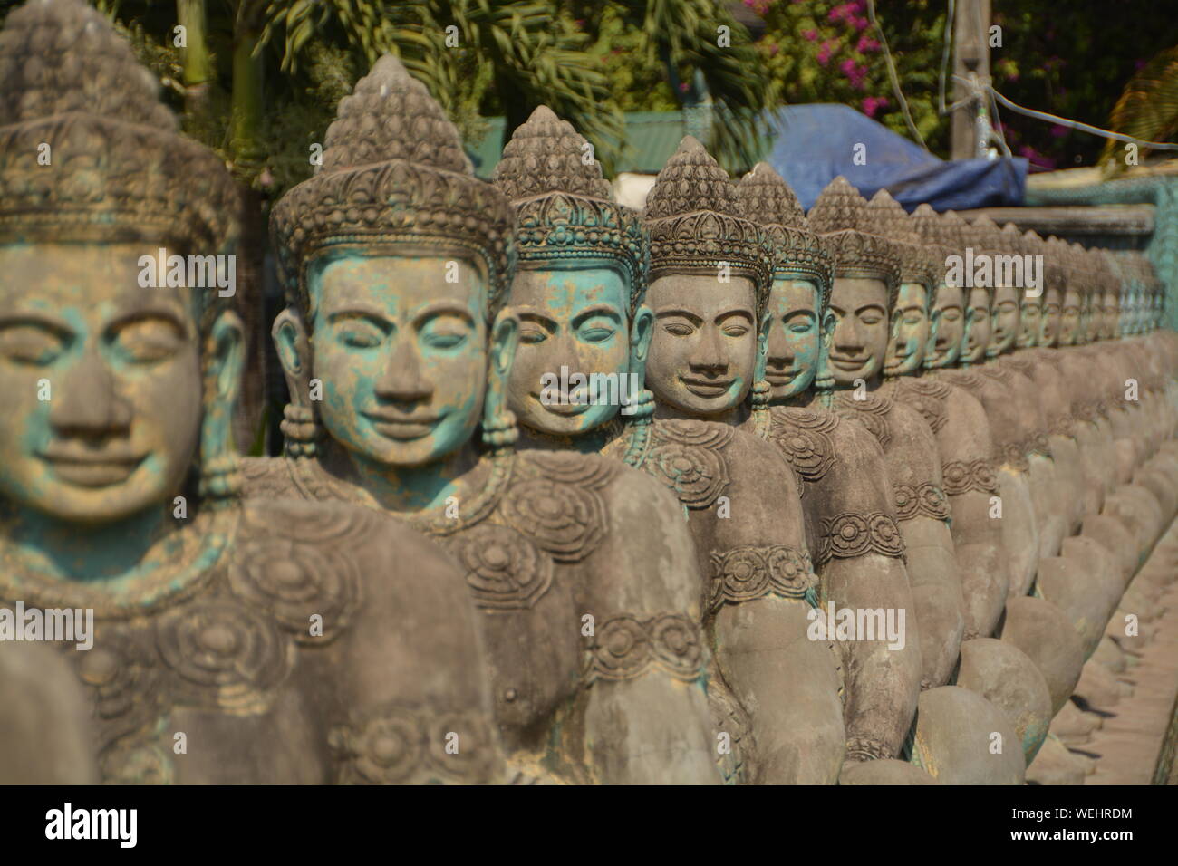 Sculpture row hi-res stock photography and images - Alamy