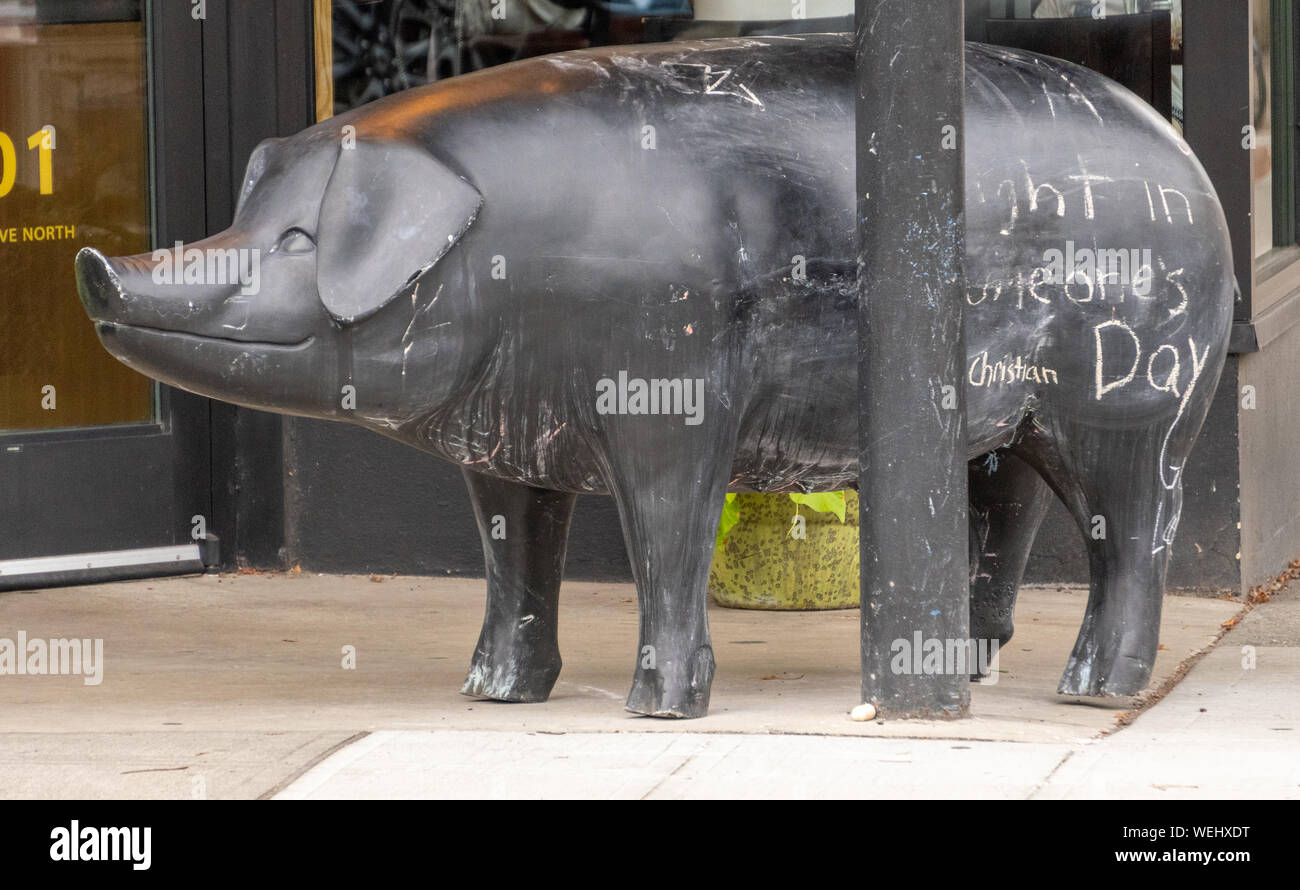 Statue of a Pig Stock Photo - Alamy