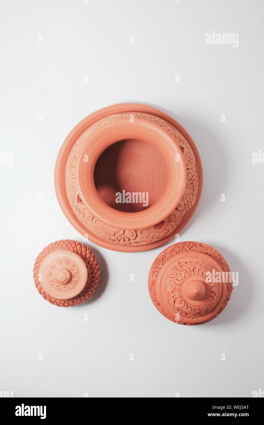 Earthenware white background hi-res stock photography and images - Alamy