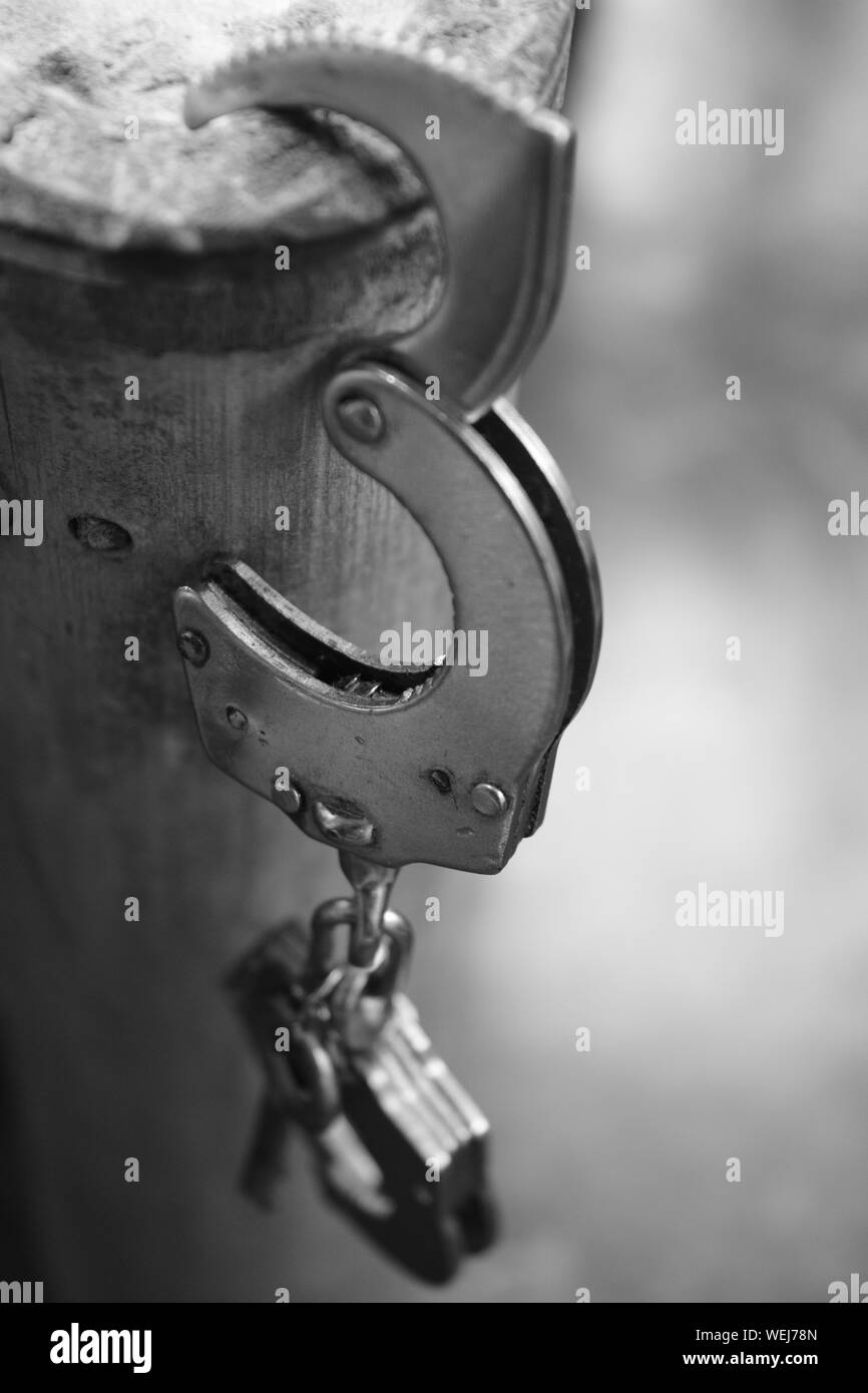 Close up handcuffs key hi-res stock photography and images - Alamy