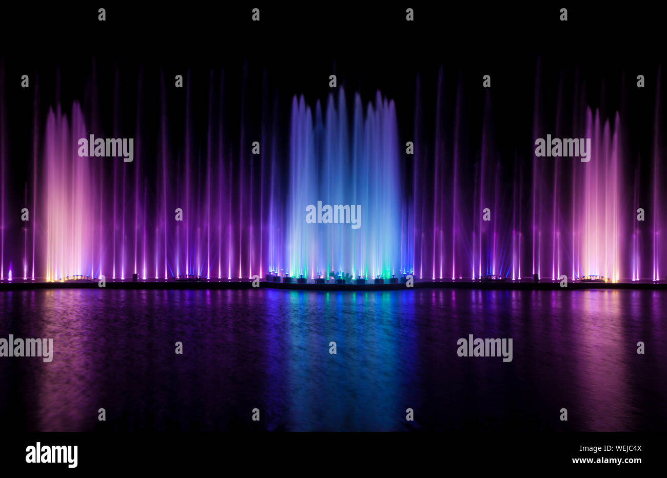 Lights water feature hi-res stock photography and images - Alamy