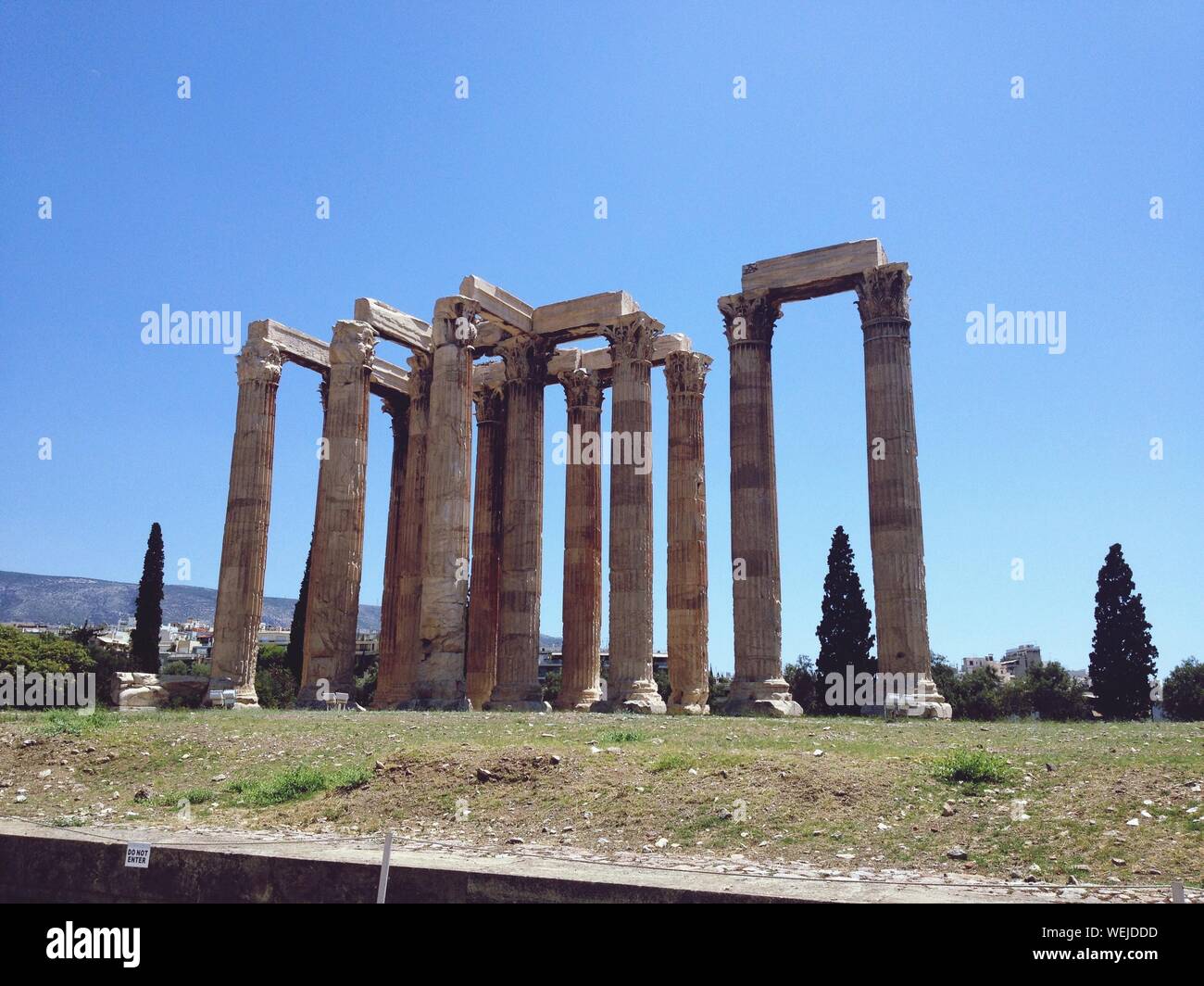 Small pillars hi-res stock photography and images - Alamy