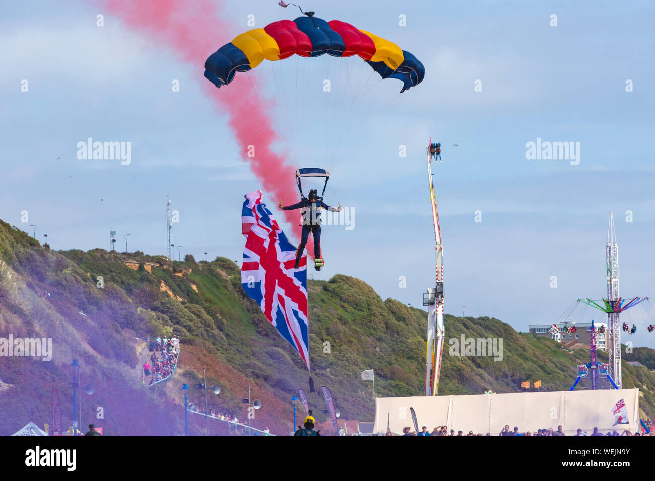 The british armys parachute display team hi-res stock photography and ...