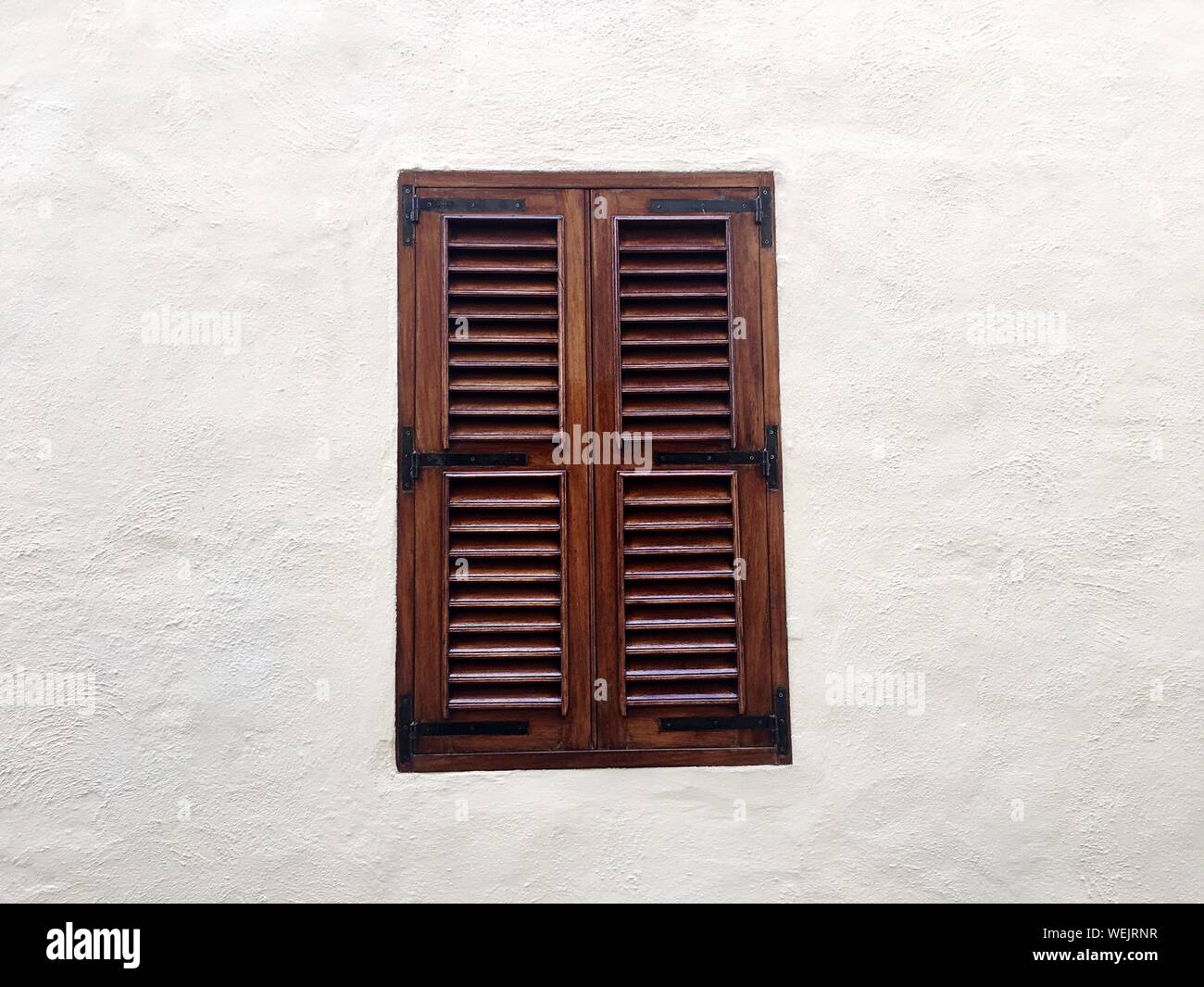 White window shutter hi-res stock photography and images - Alamy