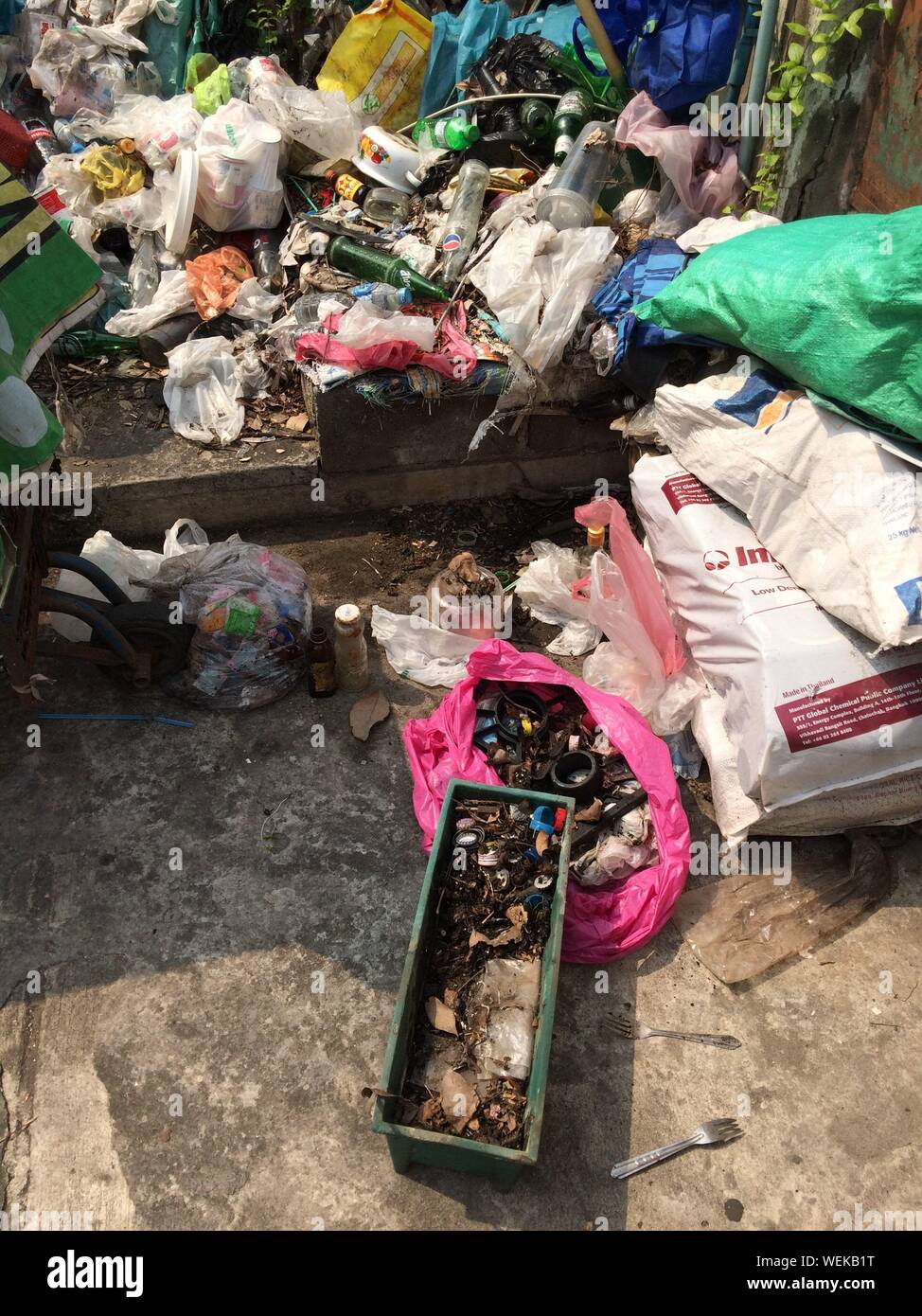 Garbage dumb hi-res stock photography and images - Alamy