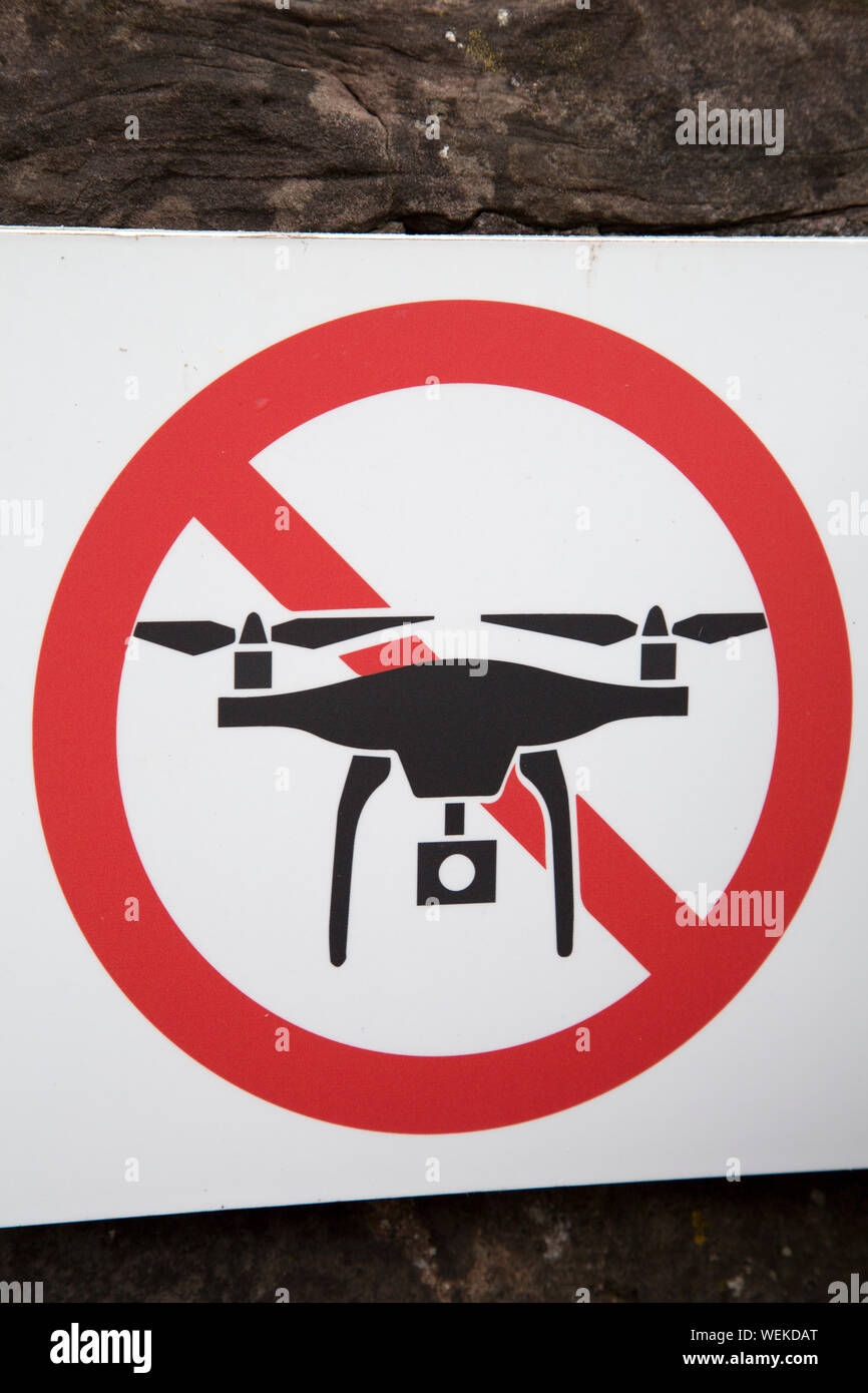 Drone prohibition sign hi-res stock photography and images - Alamy