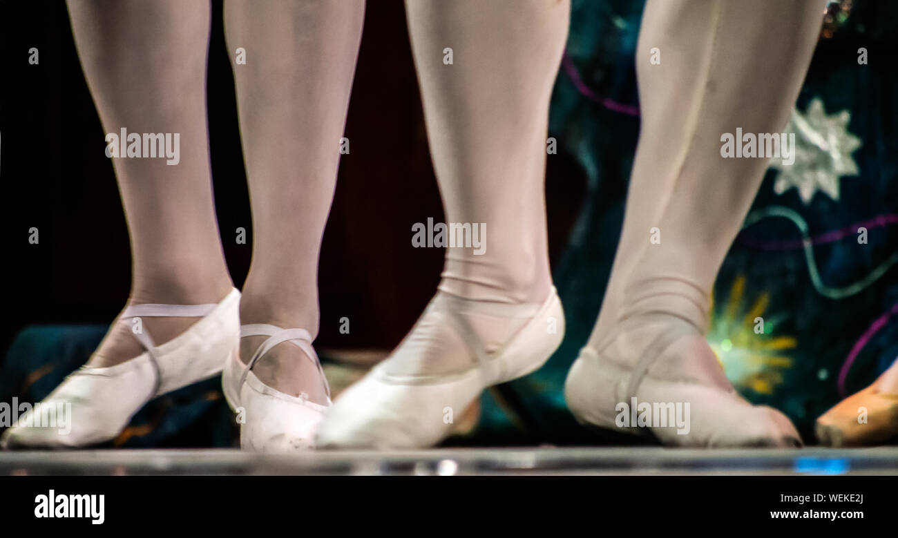 Tiptoe hi-res stock photography and images - Alamy