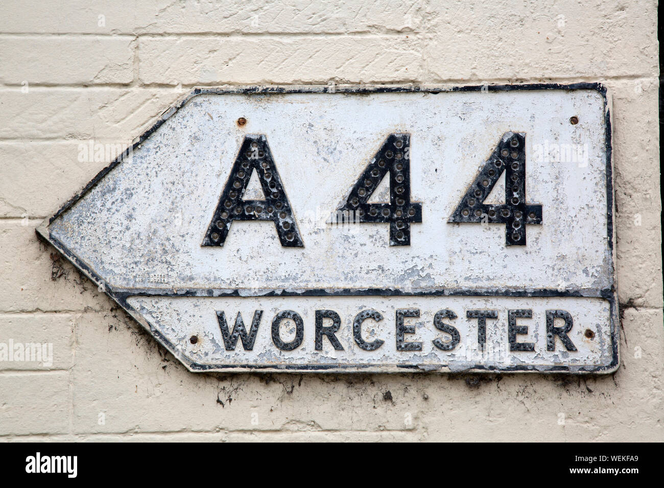 Worcester A44 Direction Signpost at Leominster Stock Photo - Alamy