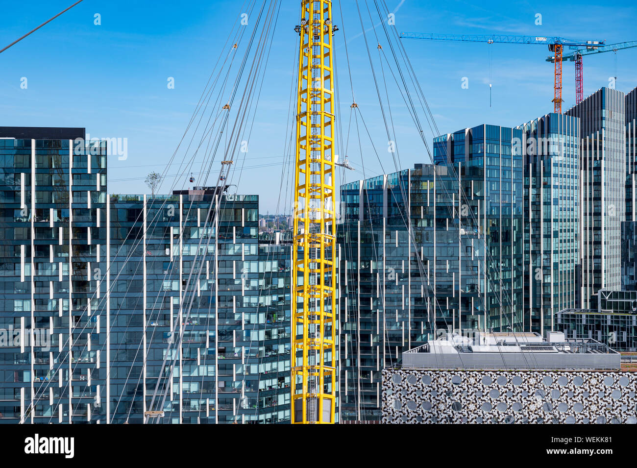 The 02 climbing london hi-res stock photography and images - Alamy