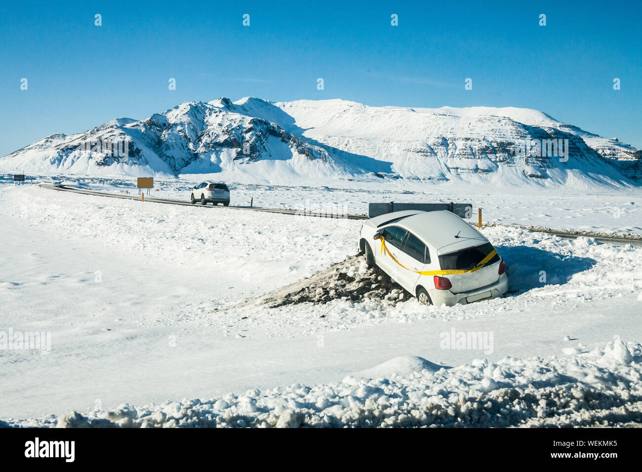 Car crash in snow hi-res stock photography and images - Alamy