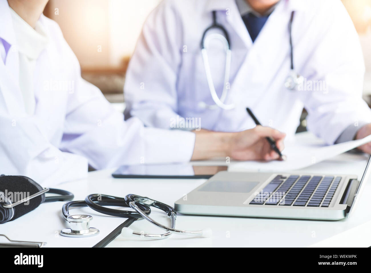 Doctors exam table hi-res stock photography and images - Alamy