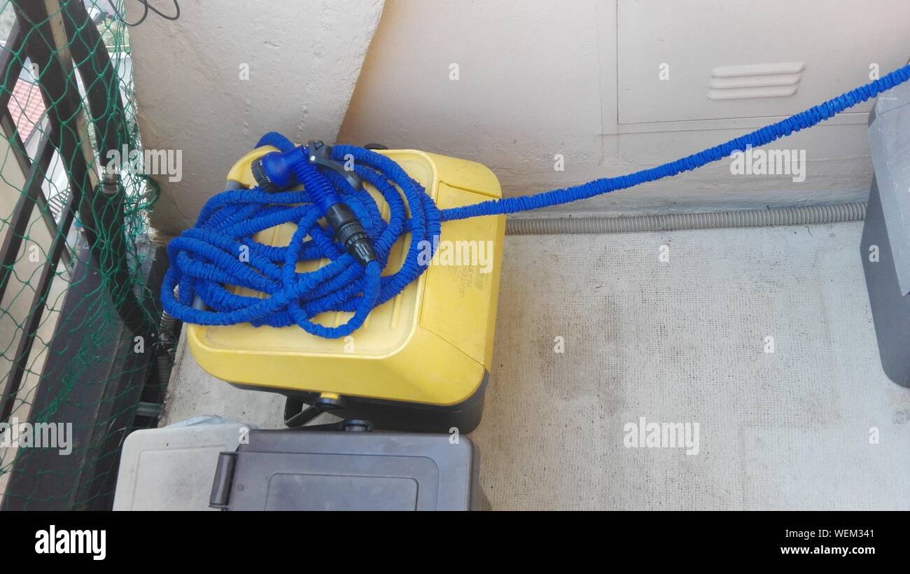 Home garbage hi-res stock photography and images - Alamy