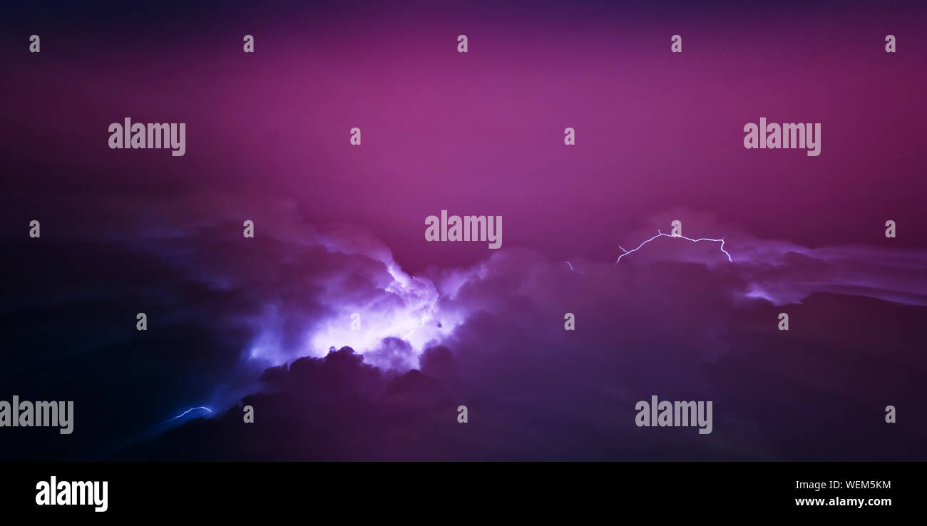Lightning up the sky hi-res stock photography and images - Alamy