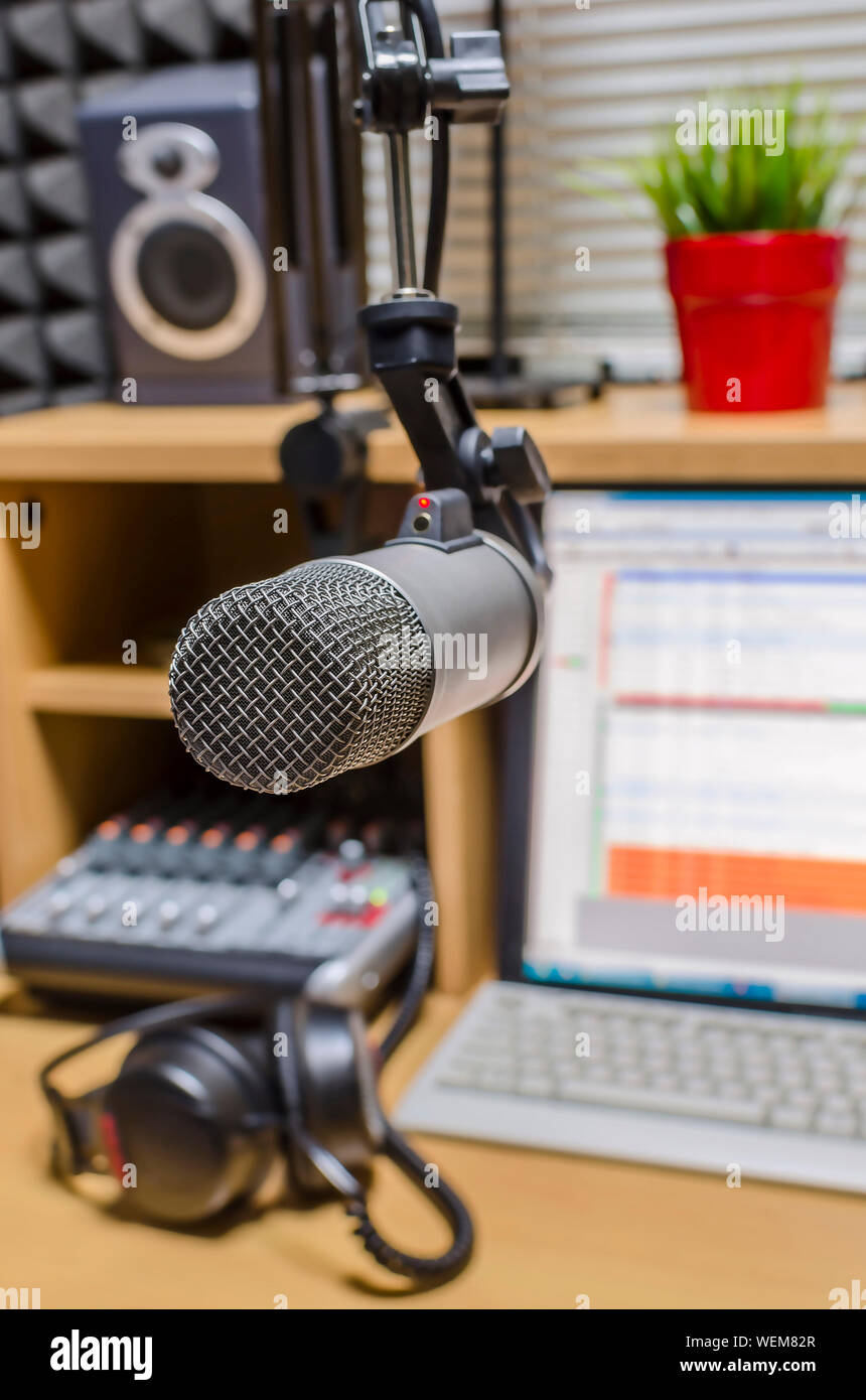 Technology with computer mixer hi-res stock photography and images - Alamy