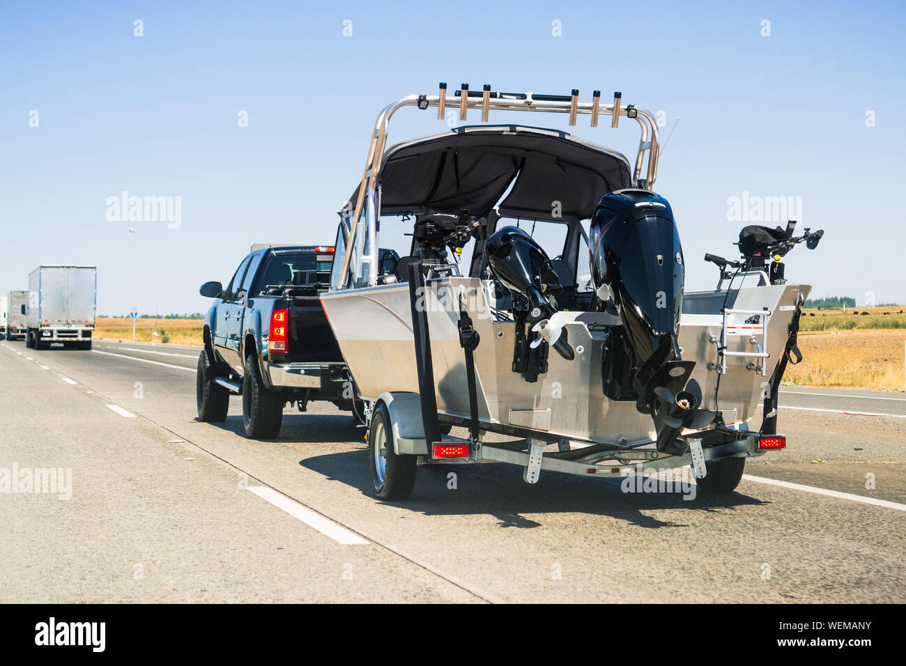 Semi trailer and towing truck hi-res stock photography and images - Alamy