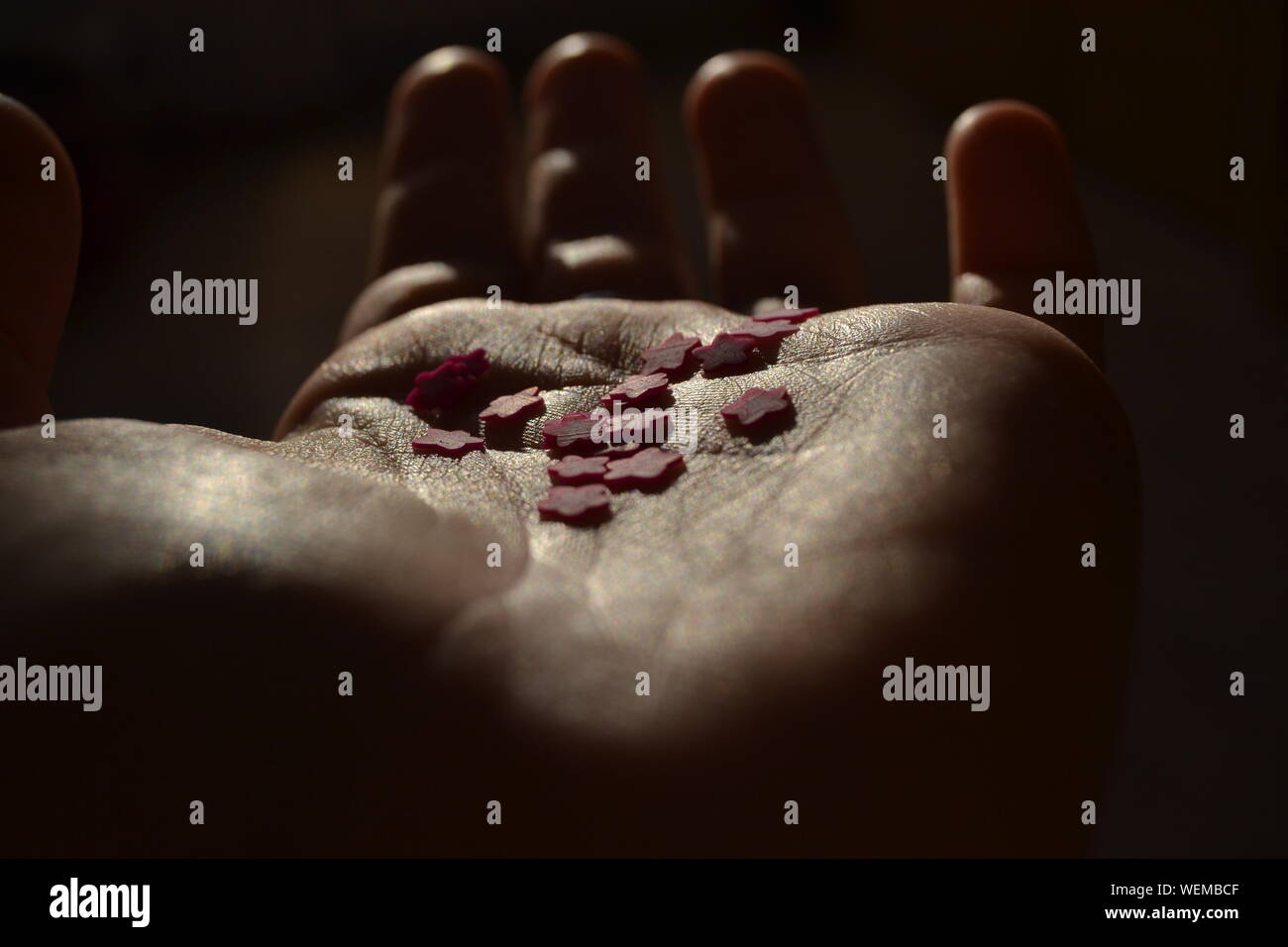 Hand star hi-res stock photography and images - Alamy