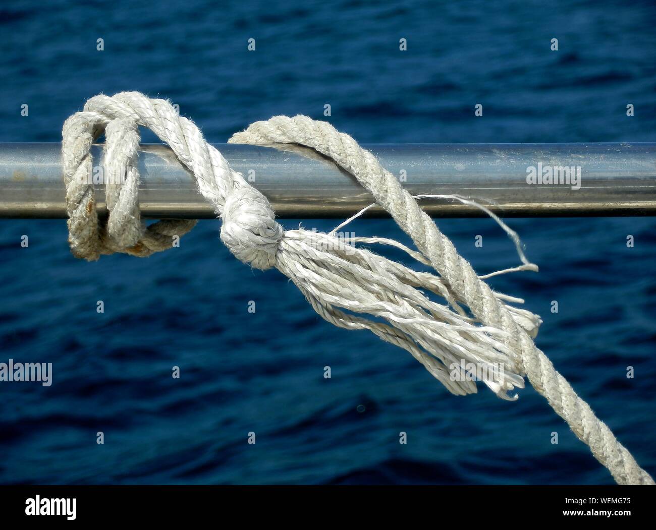 Boat railing rope hi-res stock photography and images - Alamy