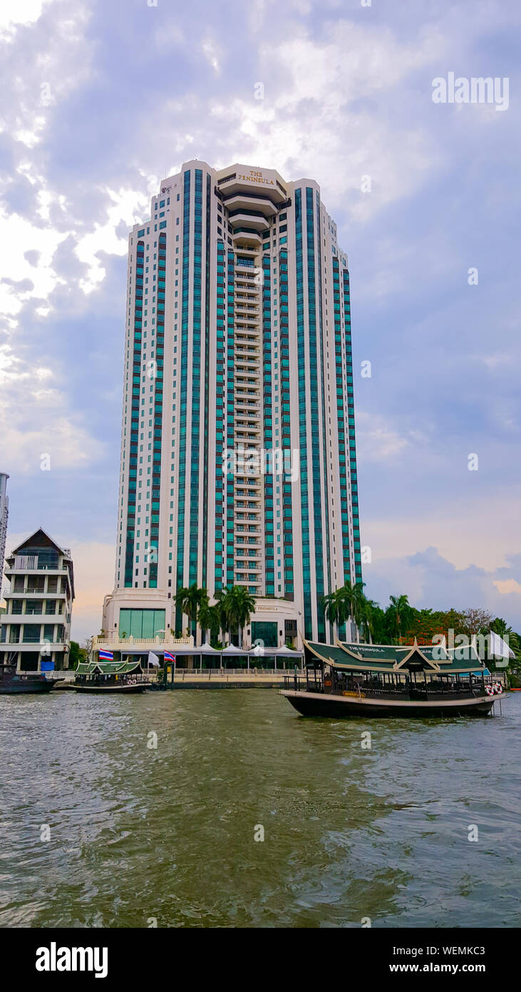BANGKOK, THAILAND - MAY 4, 2019: Exterior view of The Peninsula Bangkok ...
