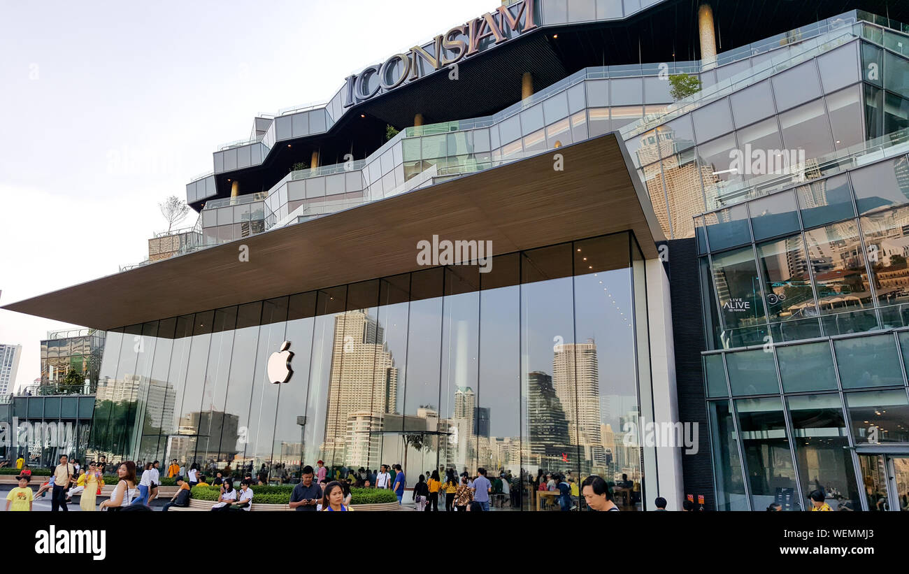 BANGKOK, THAILAND - MAY 6, 2019: Apple Store Iconsiam branch, the first ...