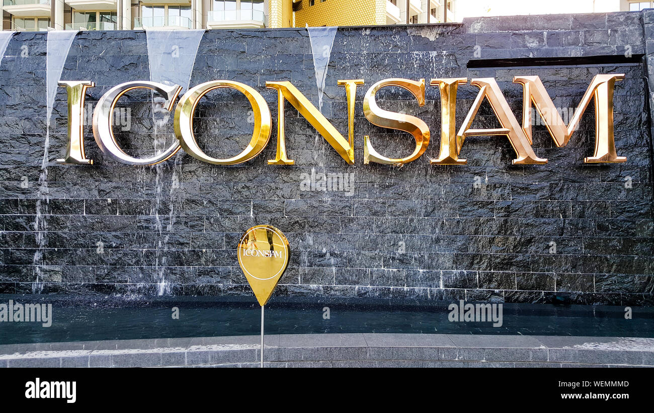 BANGKOK, THAILAND - MAY 6, 2019: Iconsiam logo in front of the shopping ...