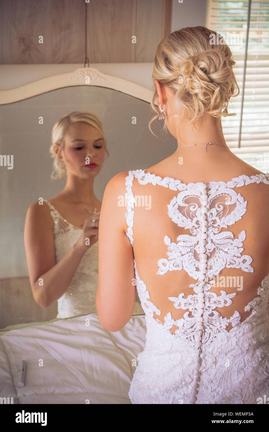 Dressed as bride hi-res stock photography and images - Alamy