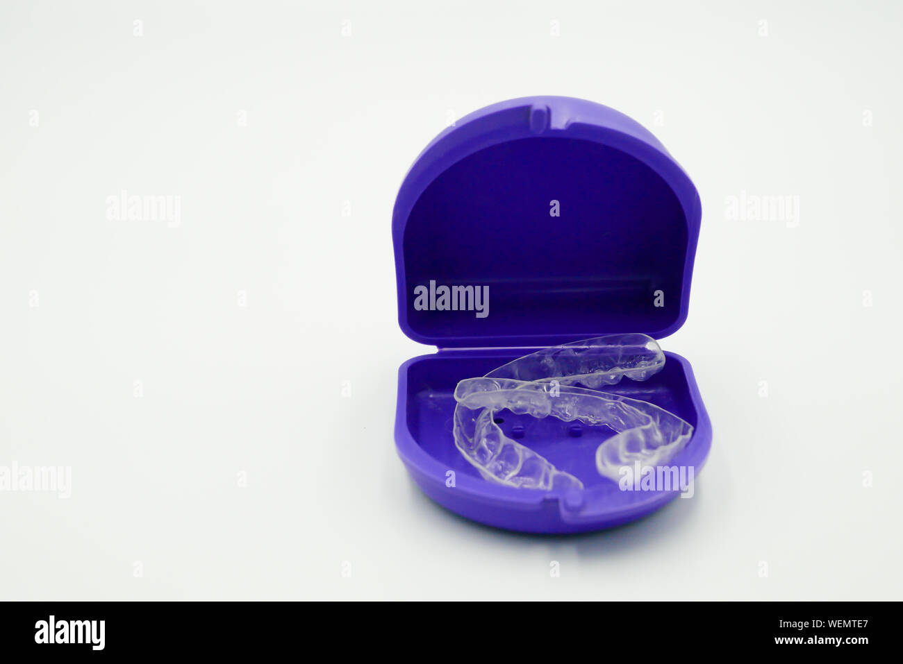 Clear plastic retainer teeth in the boxset, it's a new technology ...