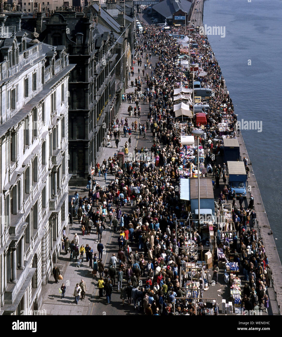 Sunday quayside market hi-res stock photography and images - Alamy