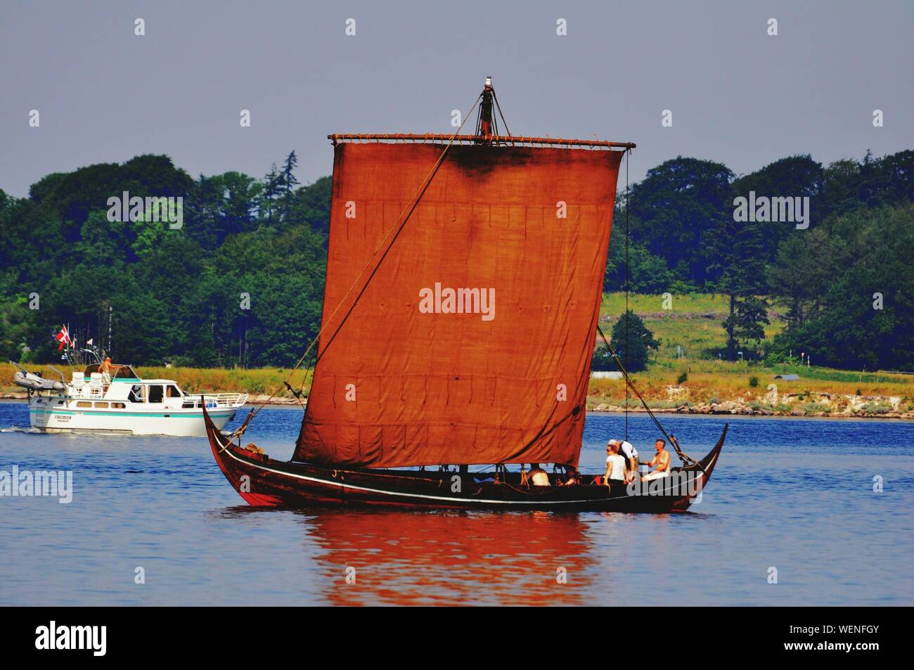 Viking ship scene hi-res stock photography and images - Alamy