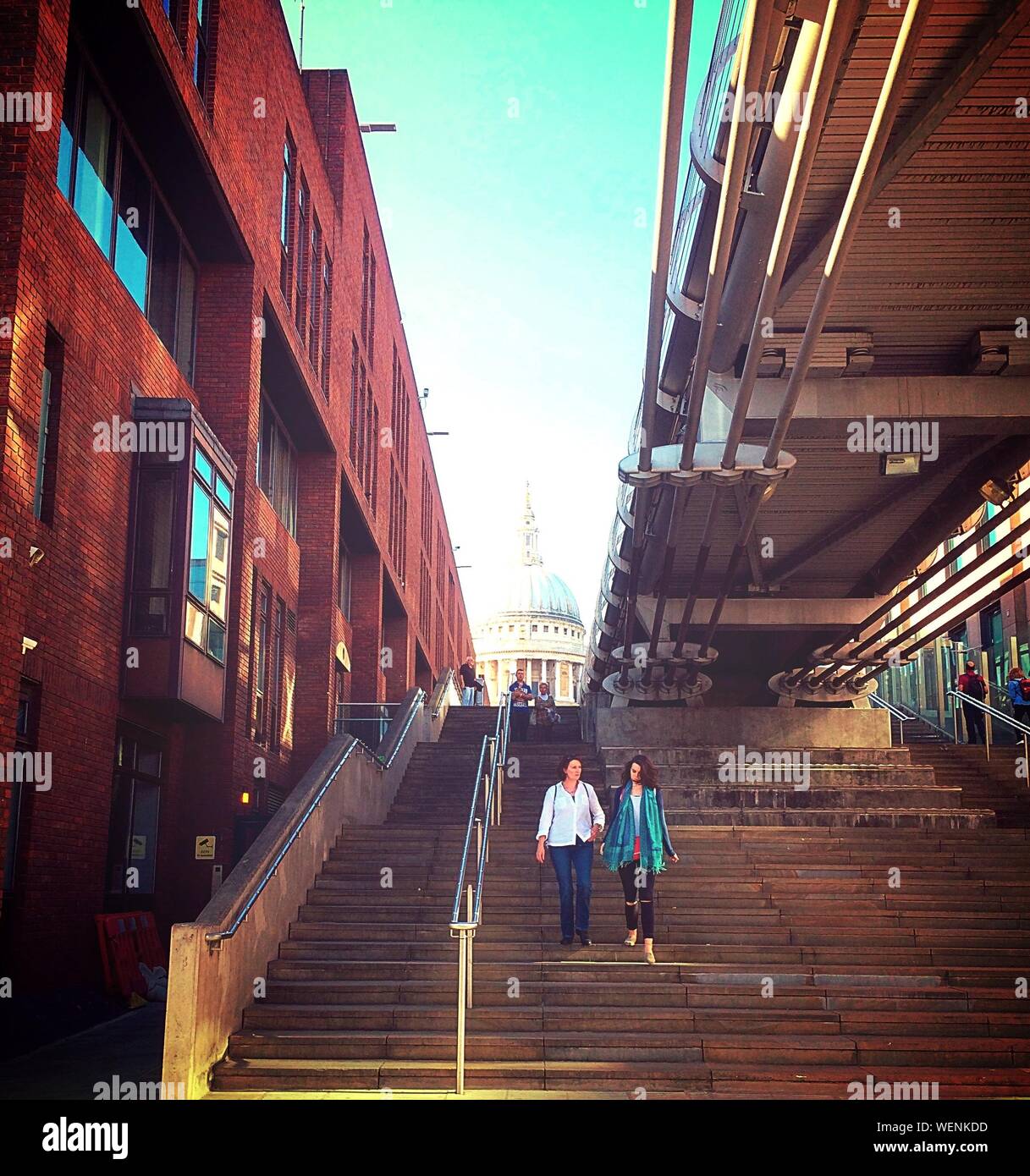 St pauls footbridge hi-res stock photography and images - Alamy