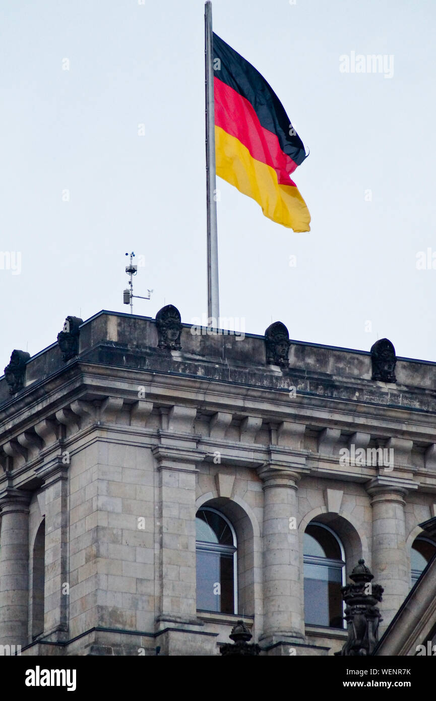 Reichstag building german flag hi-res stock photography and images - Alamy
