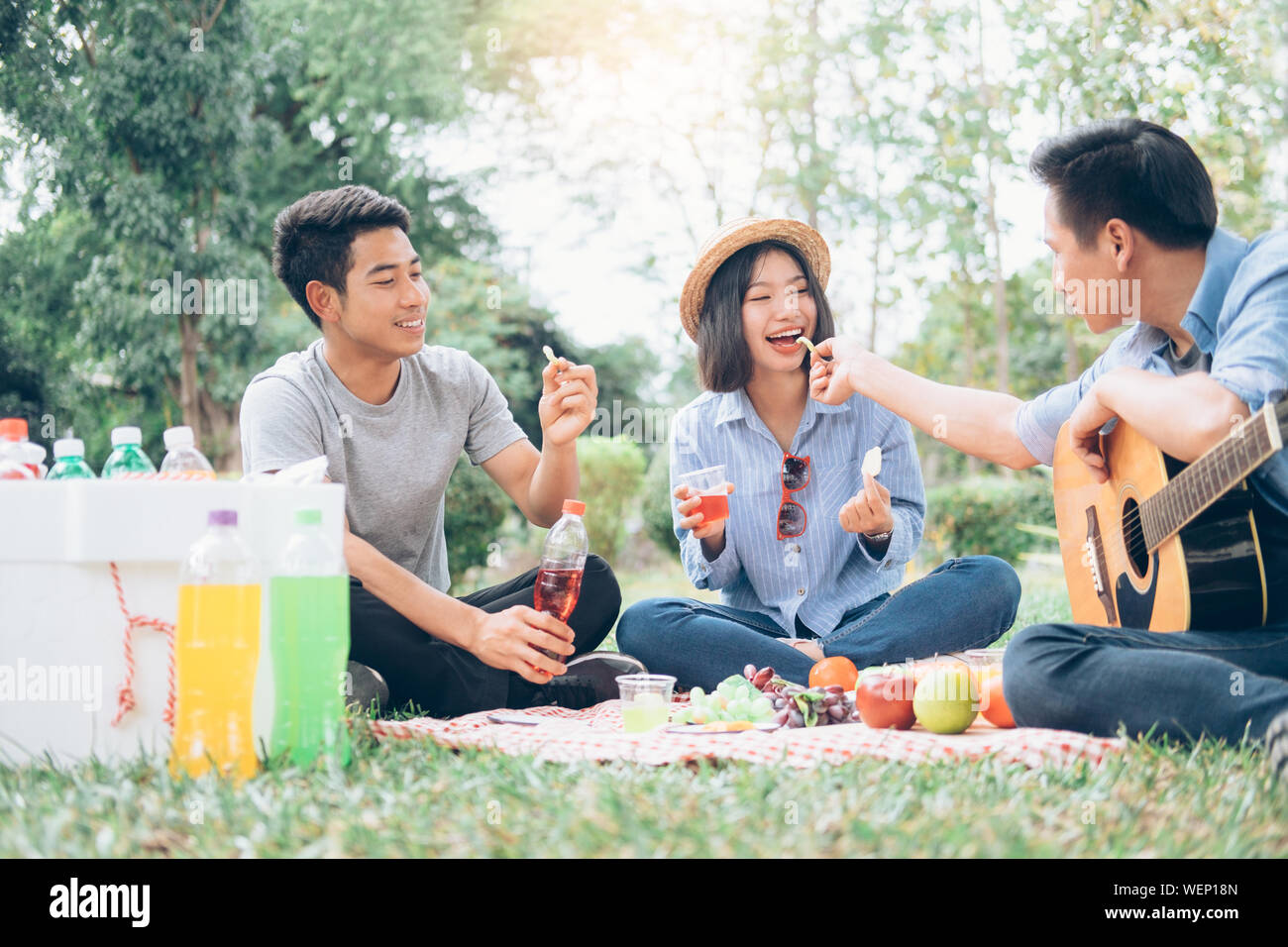 Happy picnic day hi-res stock photography and images - Alamy