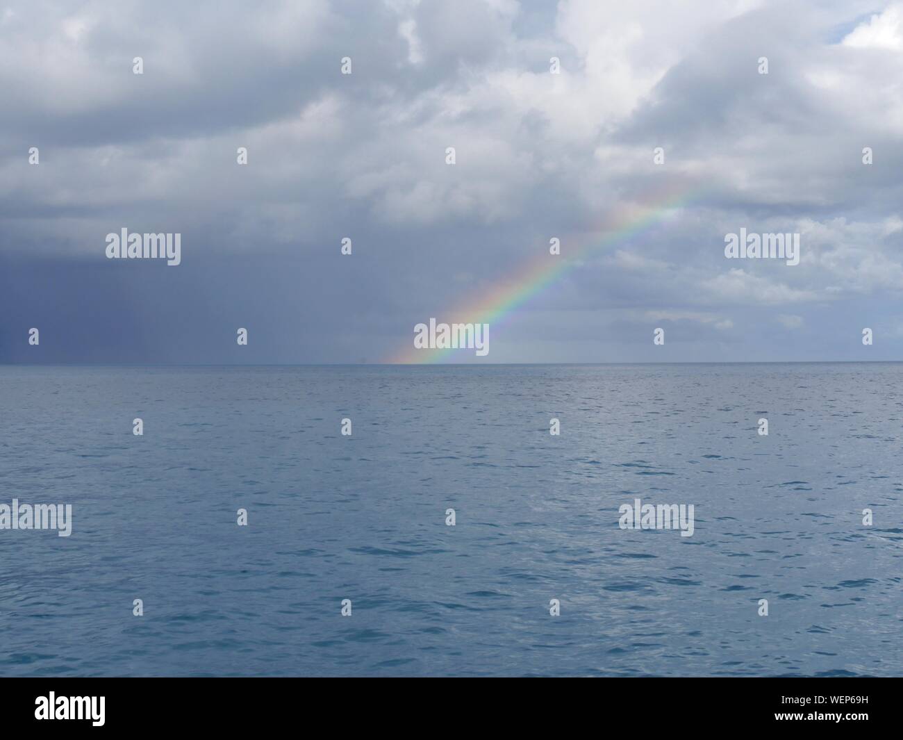 Blue ocean touching white hi-res stock photography and images - Alamy