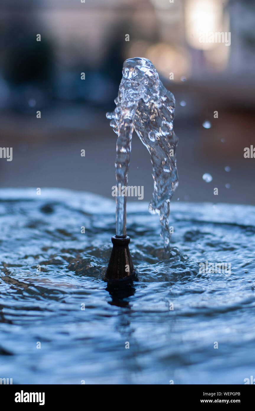 small outdoor fountain top view Stock Photo - Alamy