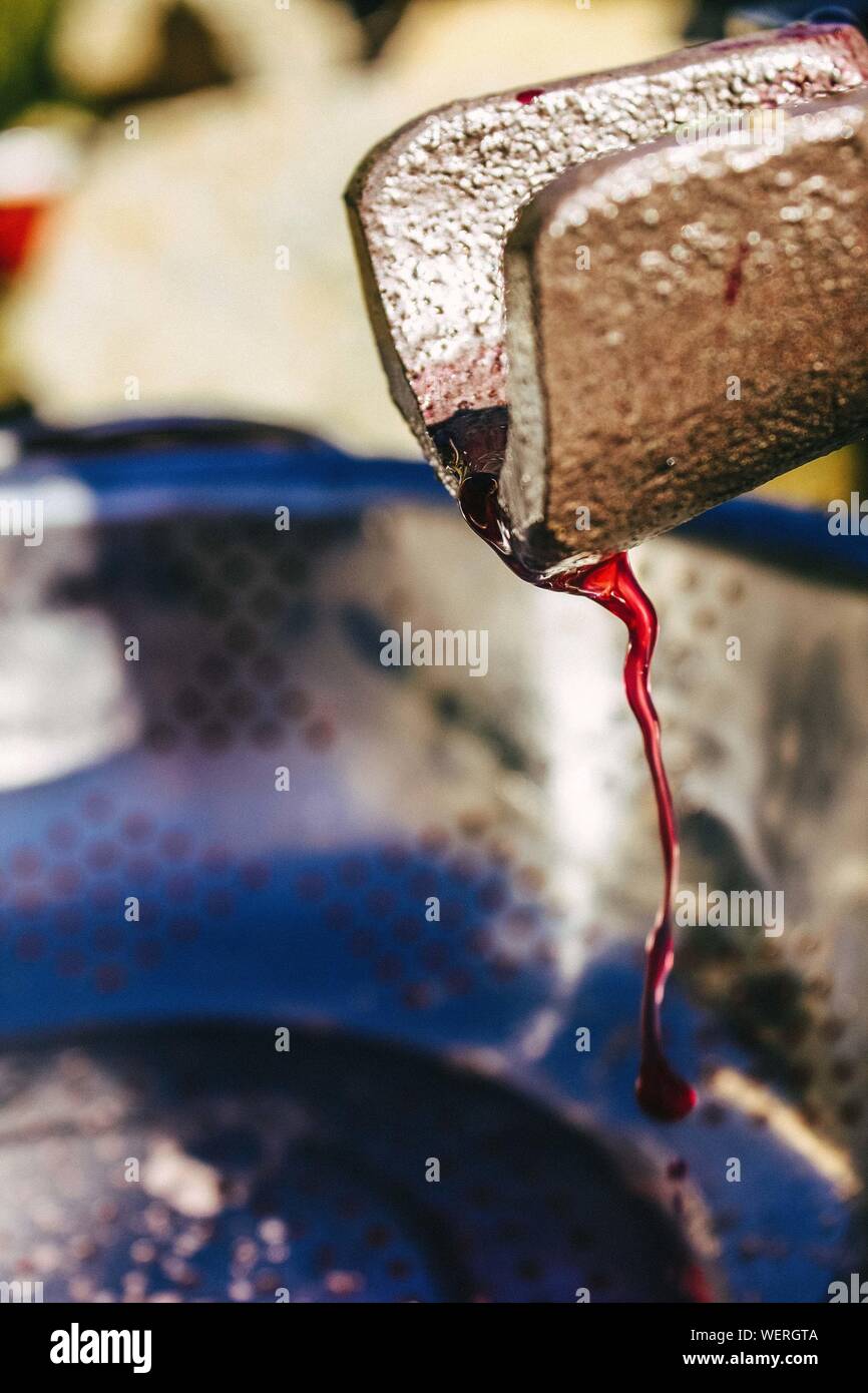 Pour spout alcohol hi-res stock photography and images - Alamy