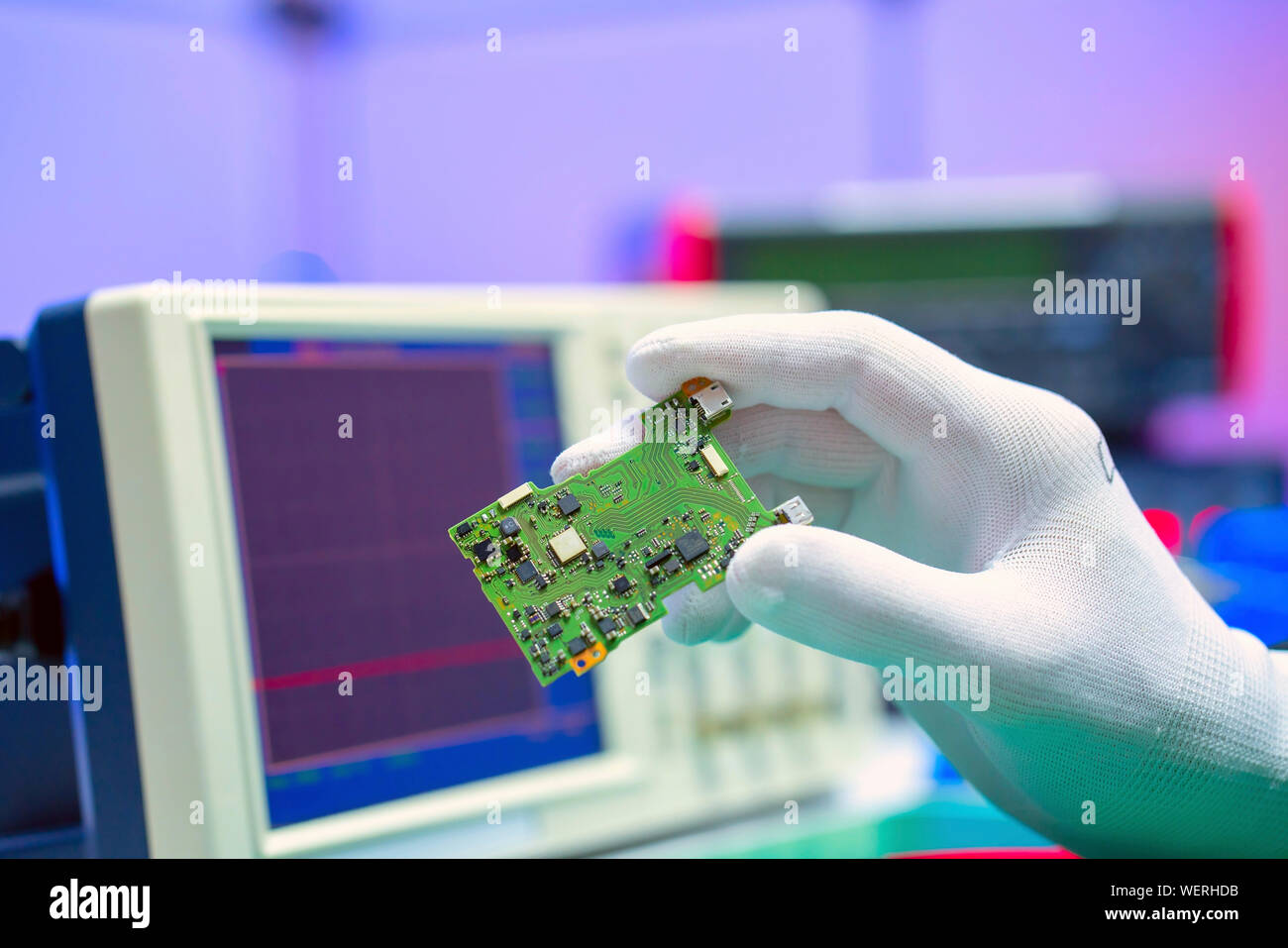 Repair laboratory hi-res stock photography and images - Alamy