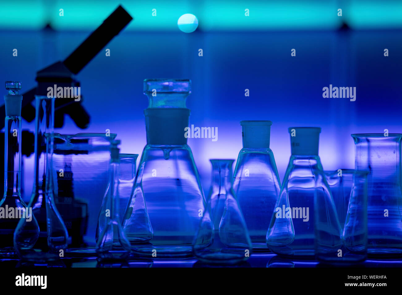 Empty laboratory glassware hi-res stock photography and images - Alamy