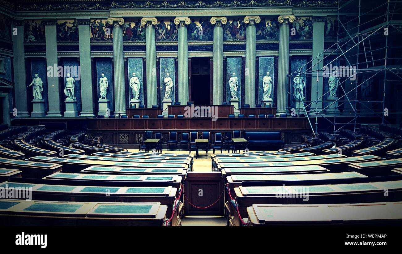Empty parliament building hi-res stock photography and images - Alamy