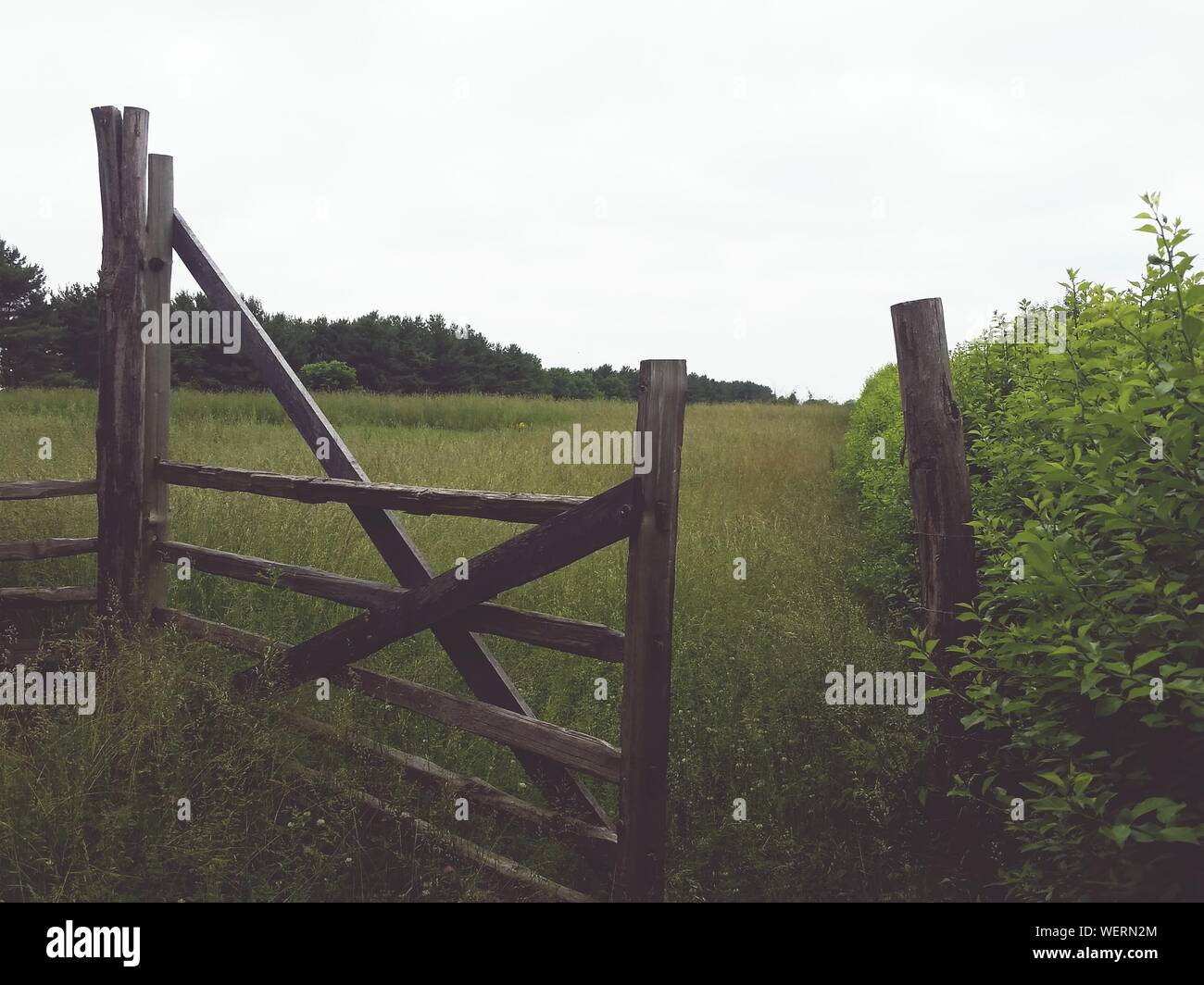 Wooden gate open hi-res stock photography and images - Alamy