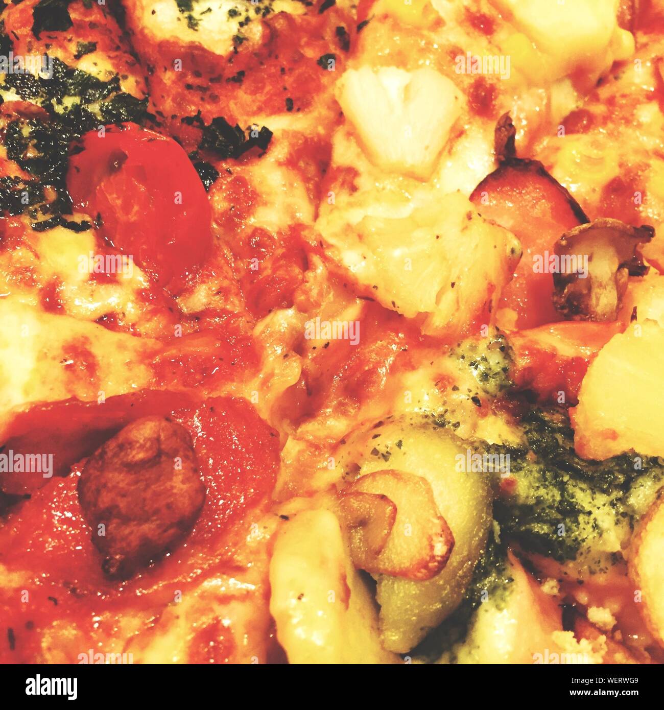 Pizza full view hi-res stock photography and images - Alamy