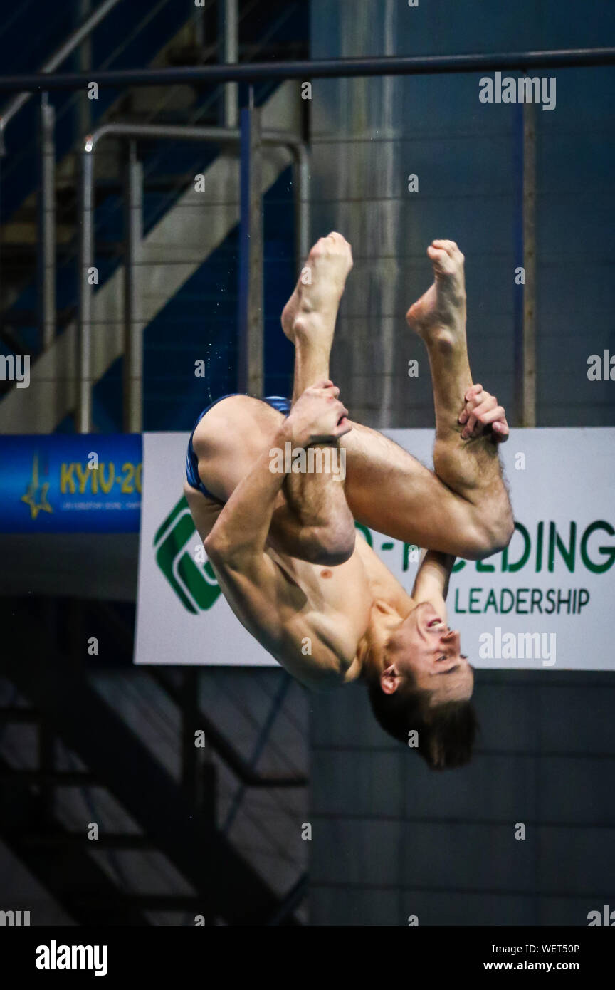Mens diving hi-res stock photography and images - Alamy