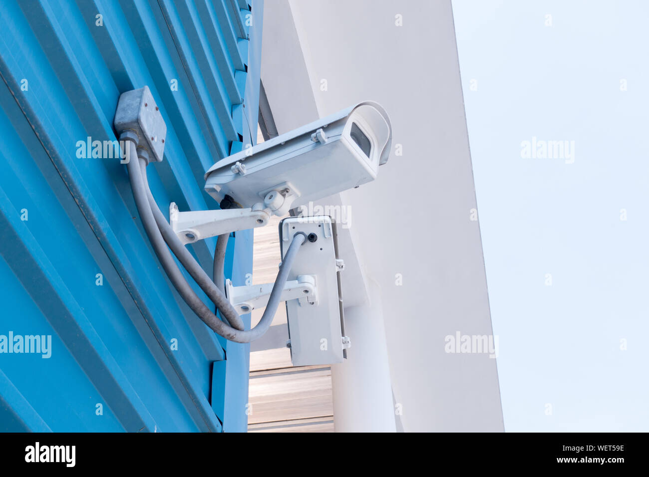 Wall mounted security camera hi-res stock photography and images - Alamy