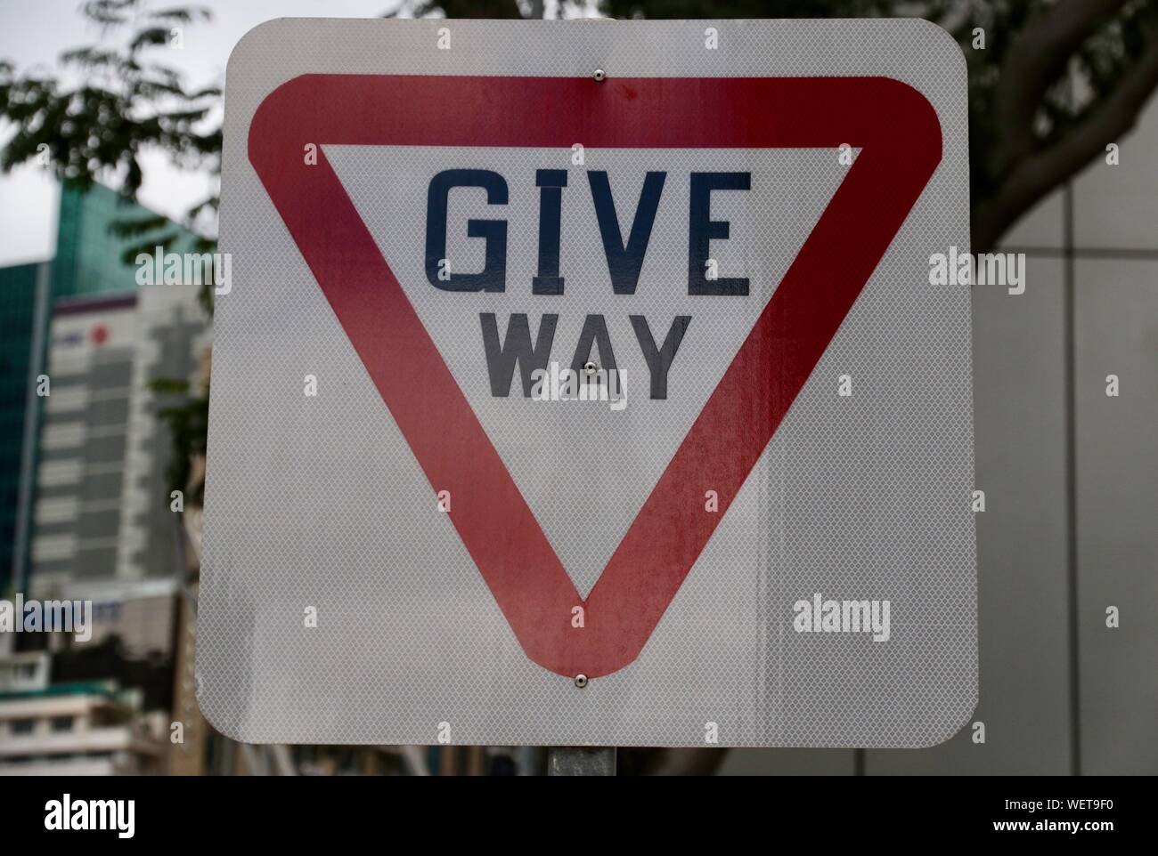Give way sign hi-res stock photography and images - Alamy