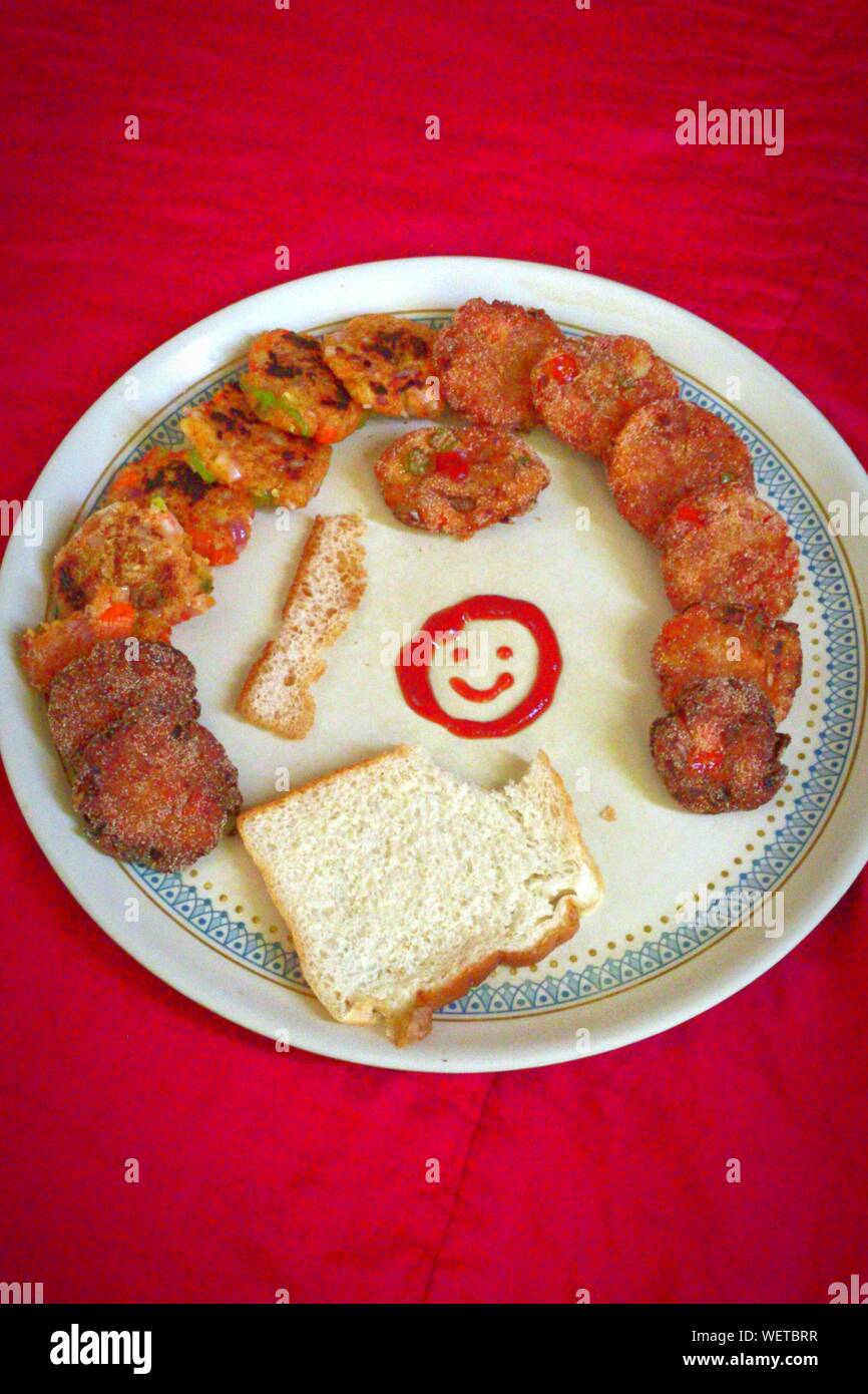 Smiley face breakfast hi-res stock photography and images - Alamy