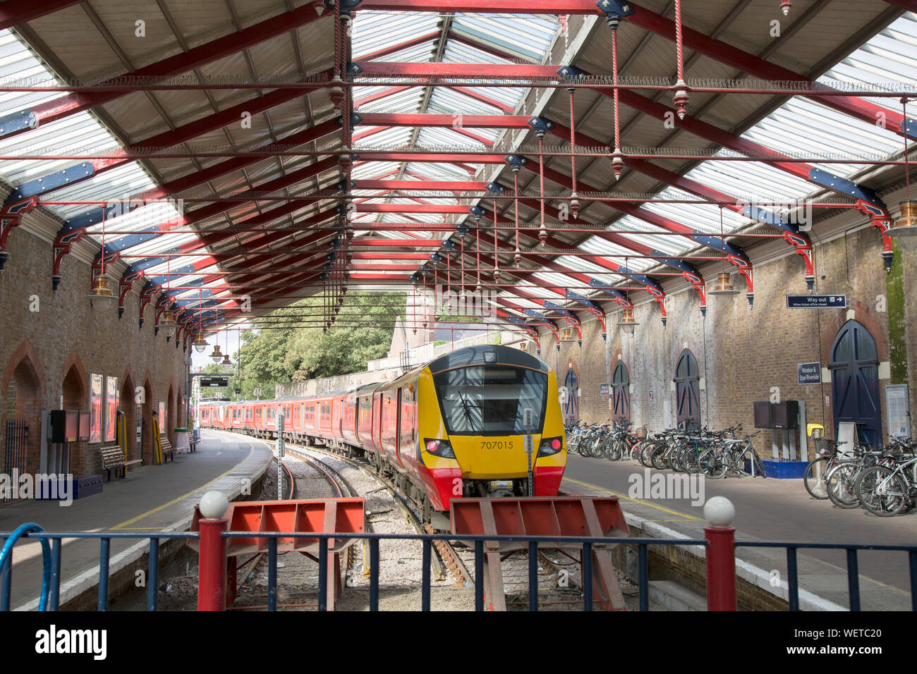 Windsor and eton riverside station hi-res stock photography and images ...