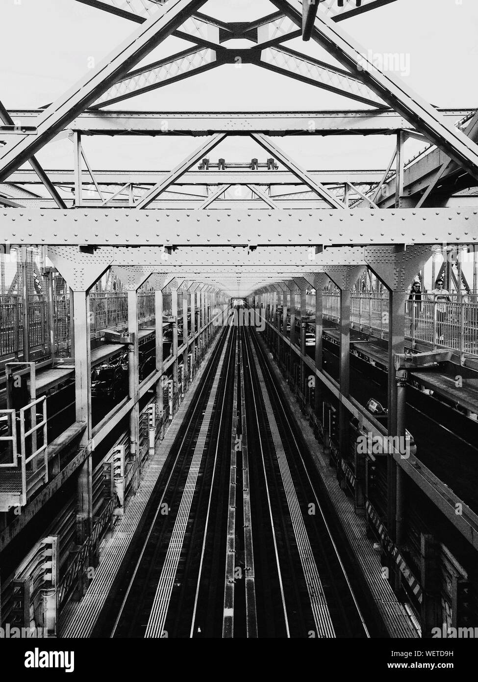 Long straight railroad hi-res stock photography and images - Alamy